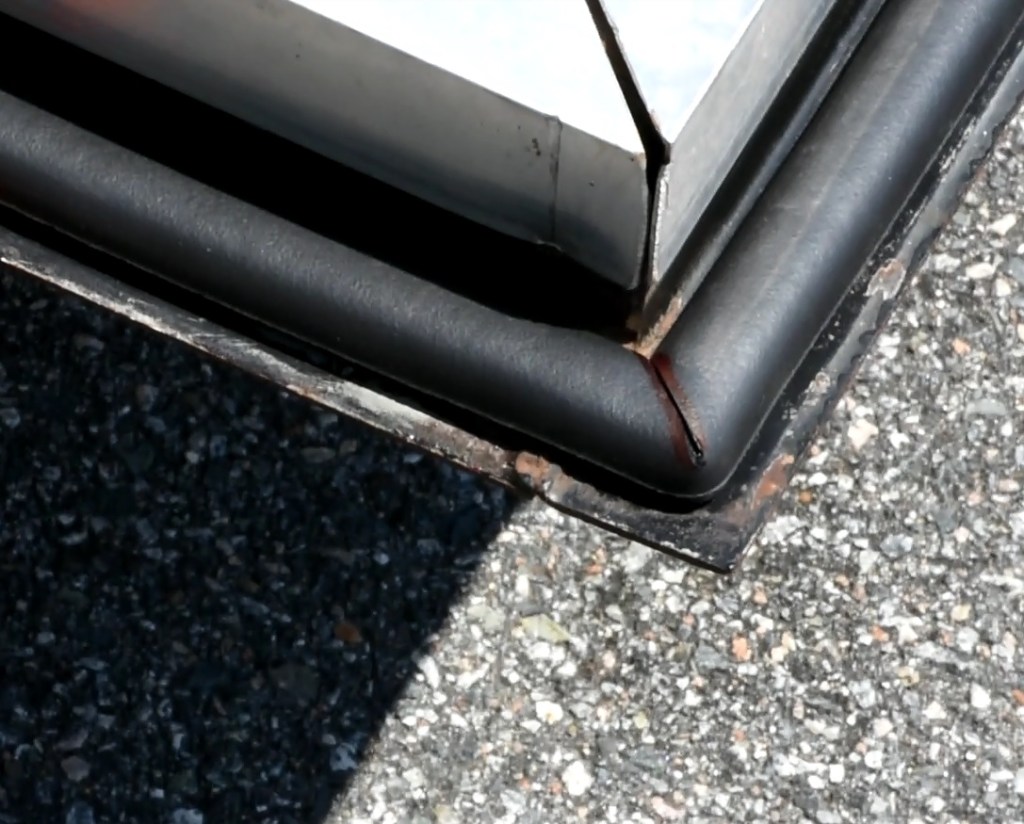 How to Miter the Perfect Corner – Steele Rubber Products